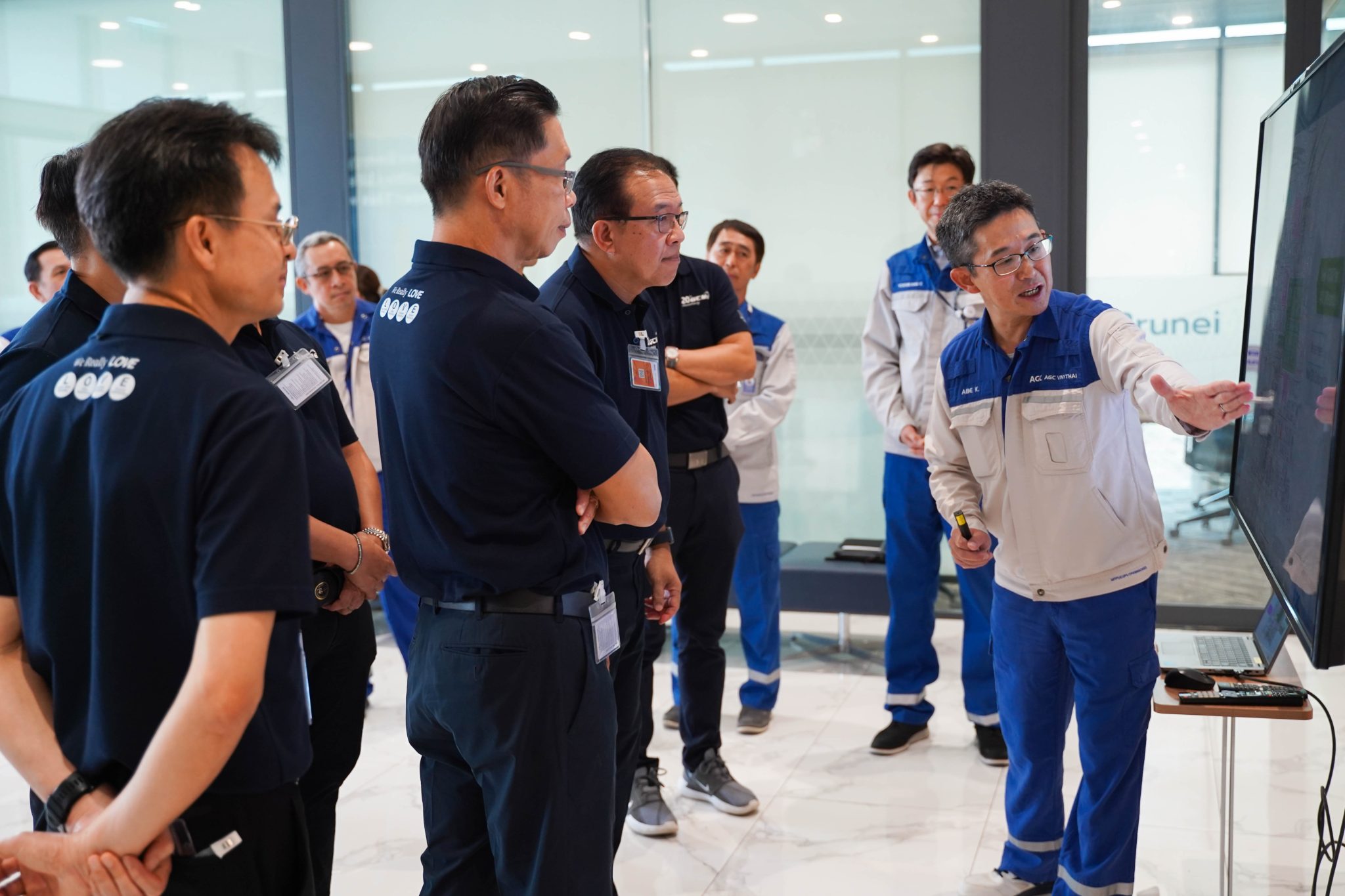 PTTGC and GCME Top Executives Visit SAKURA Project – AGC Vinythai